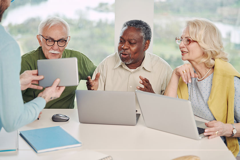 6 Ways Elderly Personal Care Supports Residents In Developing Digital ...