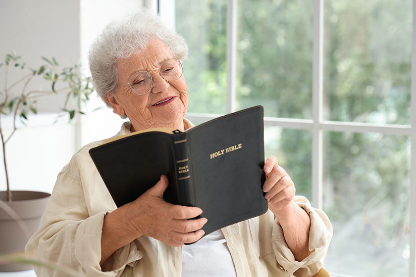 5 Tips For Regular Bible Reading For Seniors - Hidden Meadows On The Ridge